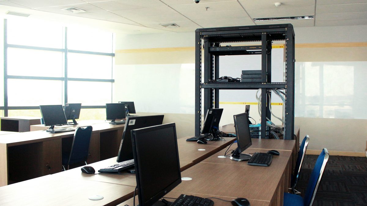 Computer Network Laboratory Universitas Bunda Mulia