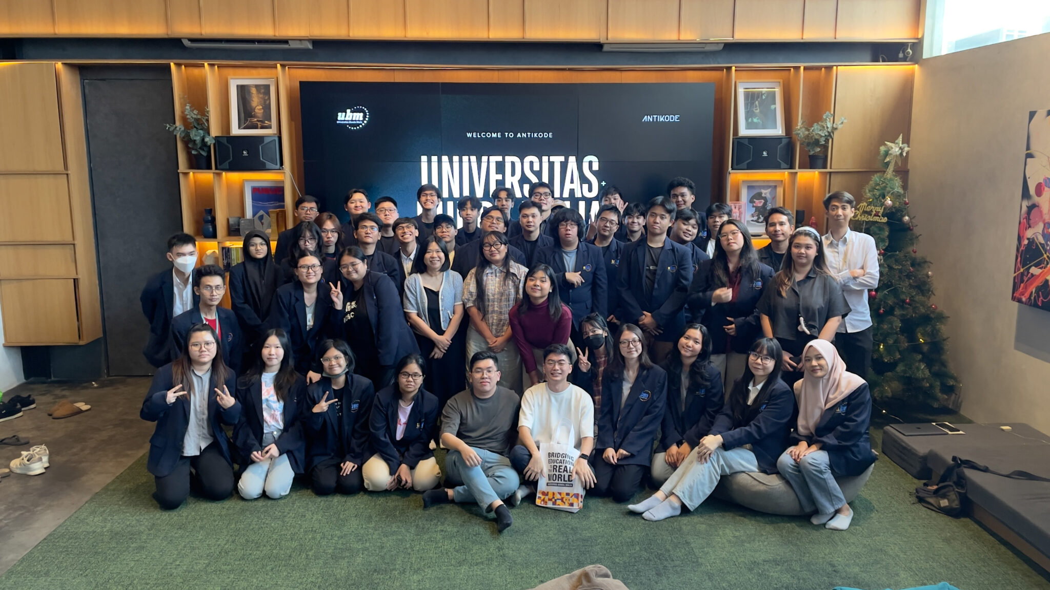 Industrial Visit: Translating The Design Future into Digital Experience ...